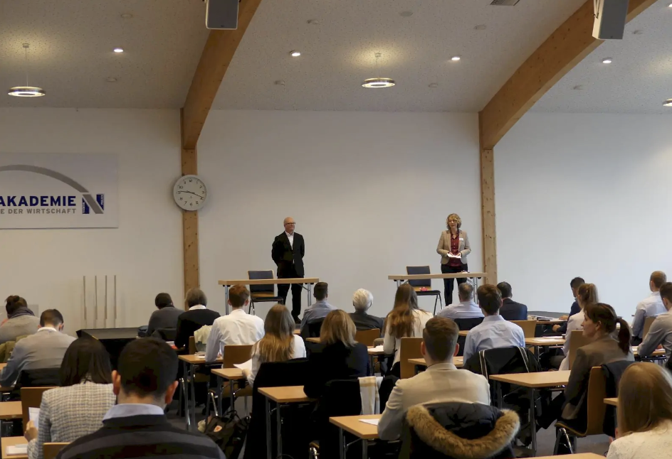 Bereits seit 23 Jahren findet das System-Assessment Center (AC) an der ...